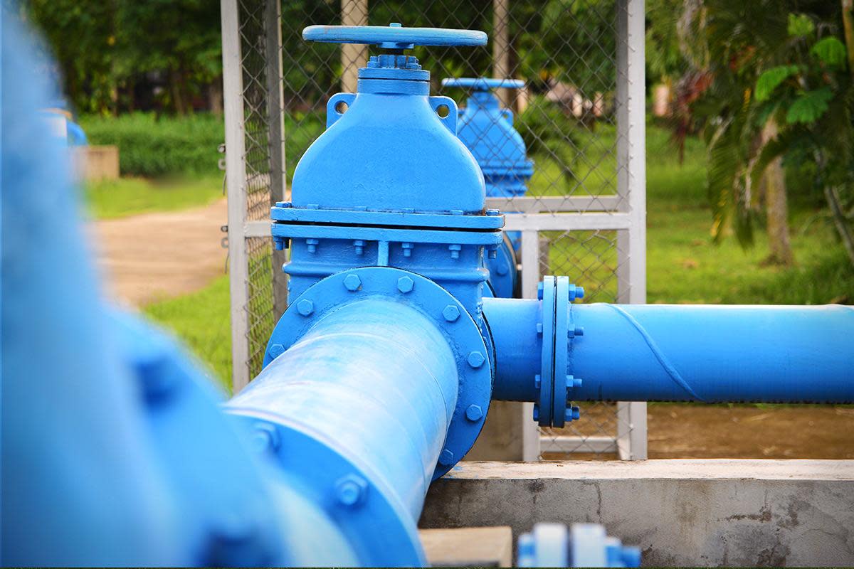 American Water Works Appears 'Head and Shoulders' Above Other Charts ...