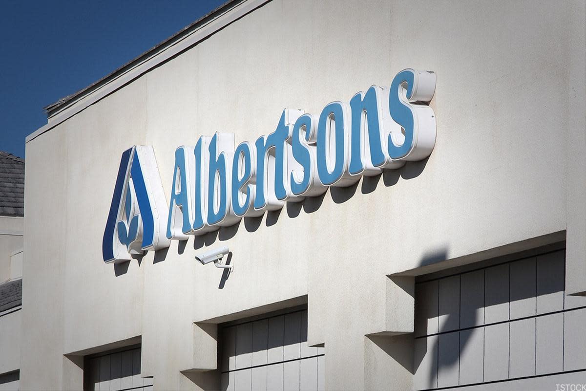 Grocer Albertsons Could See an Upside Reversal With Candlestick Charts ...