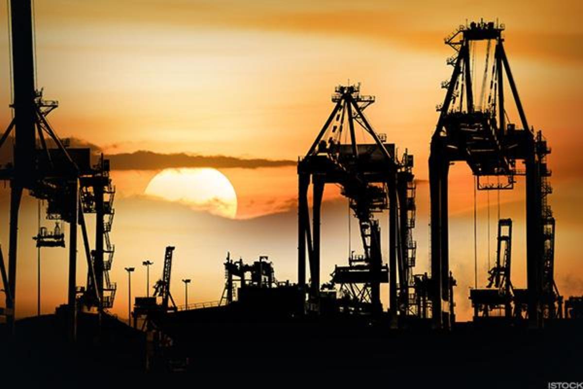 How to Play a Challenging and Rising DryShips - TheStreet Pro