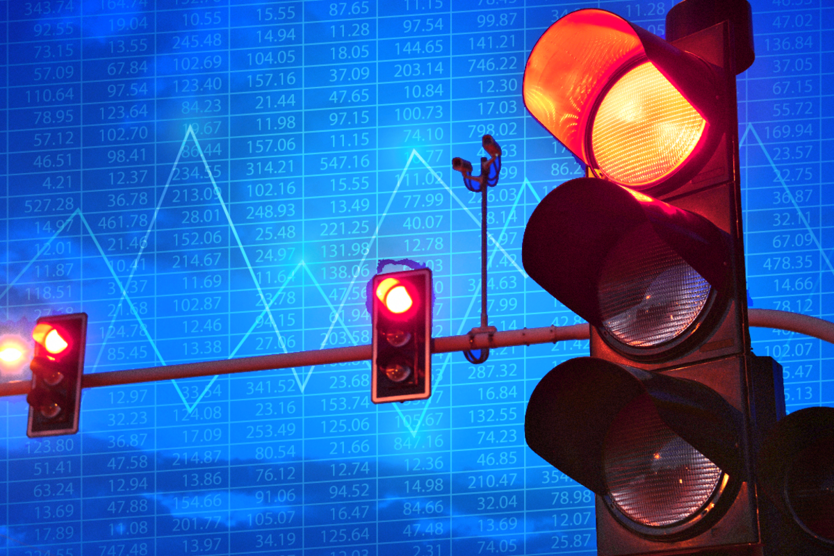 The Nasdaq 100 Chart Sends Up a Huge Warning Flag - TheStreet Pro